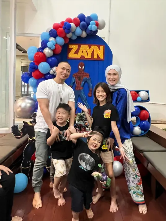 Potret Stevie Agnecya Mantan Istri Samuel Rizal yang Telah Mualaf ...