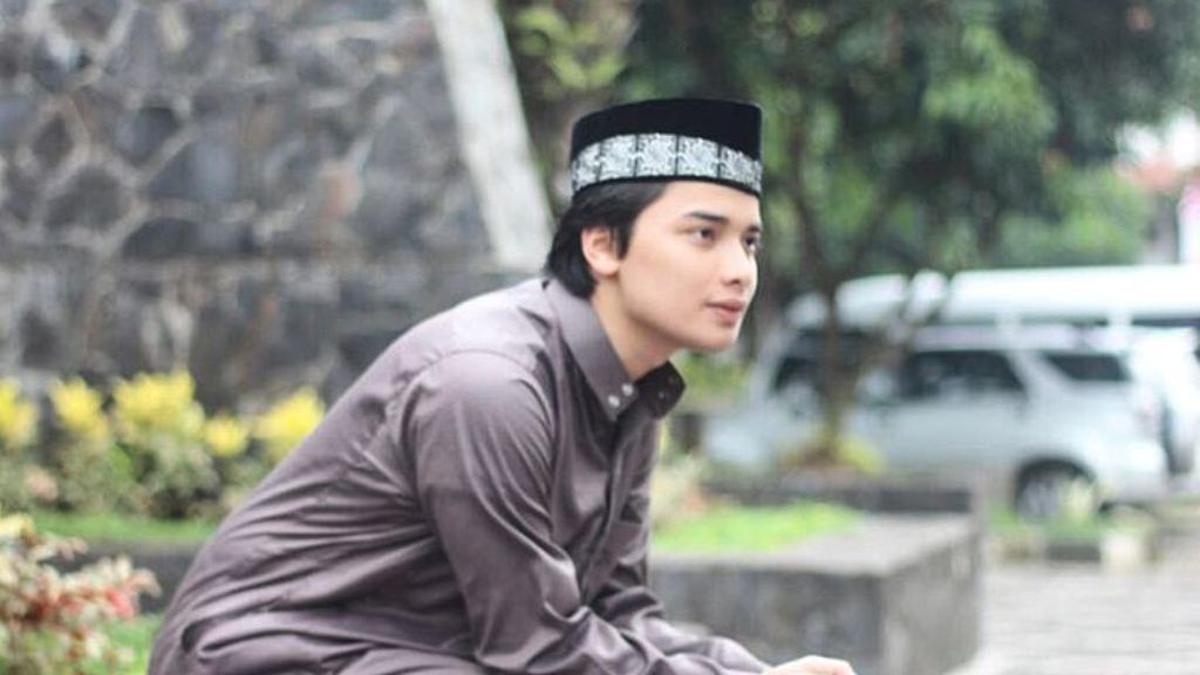 Masih 17 Tahun, Begini Cara Alvin Faiz Menafkahi Keluarga