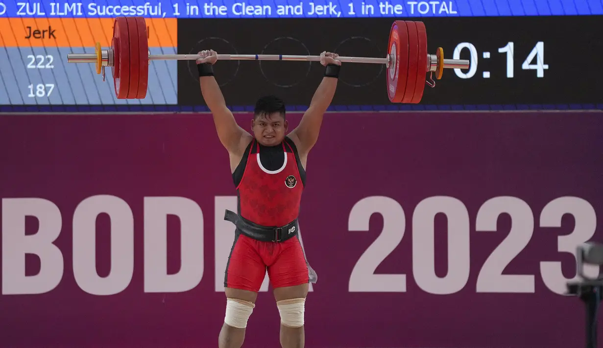Foto: Kalah dari Lifter Vietnam, Muhammad Zul Ilmi Raih Perak di Angkat Besi SEA Games 2023 ...