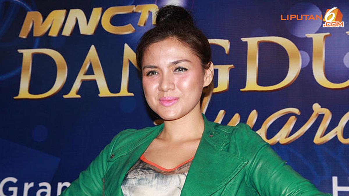 Wow, Vicky Shu Tertarik Nyanyi Dangdut - ShowBiz Liputan6.com