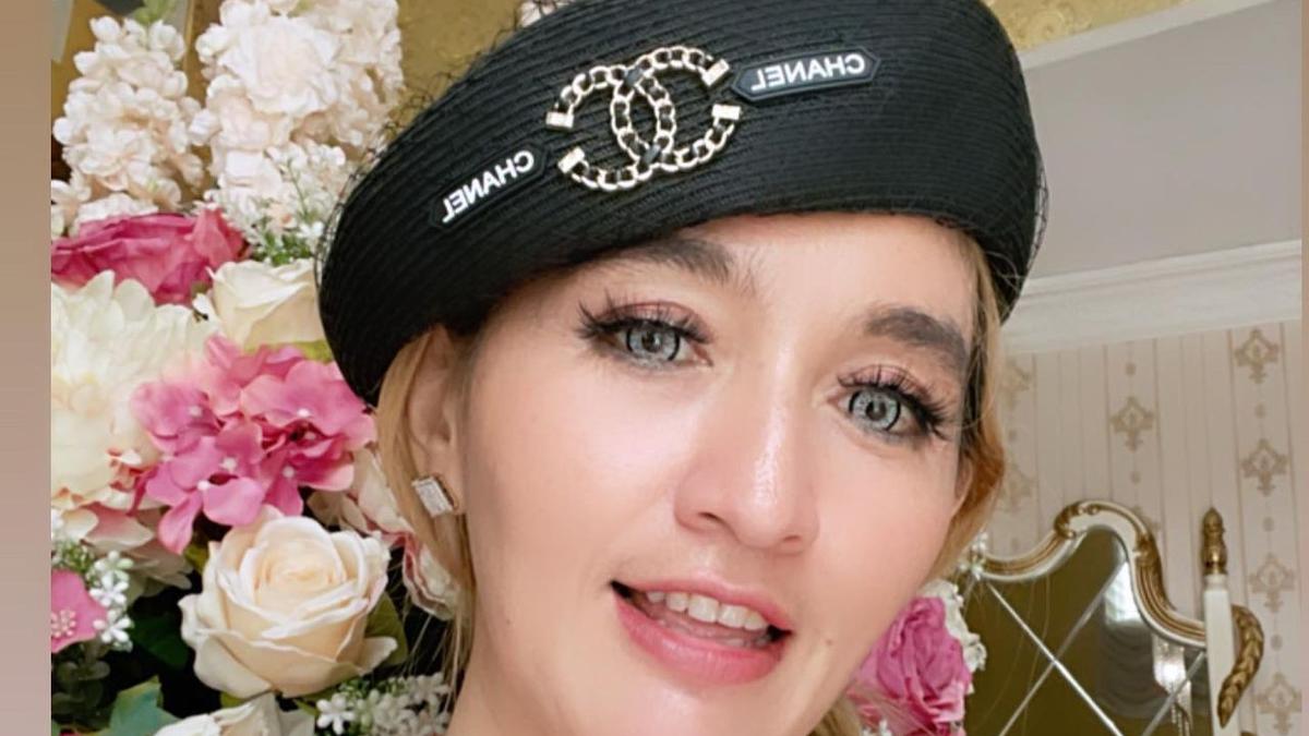 Video Musik Lagu Terbaru Indah Sari Berjudul Cantik Itu Mahal Hampir ...