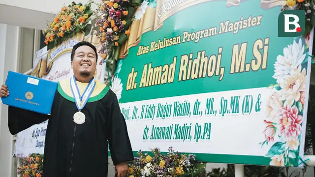 Baru Wisuda S2, Dokter Ahmad Ridhoi Temani Persebaya Hadapi Persija ...