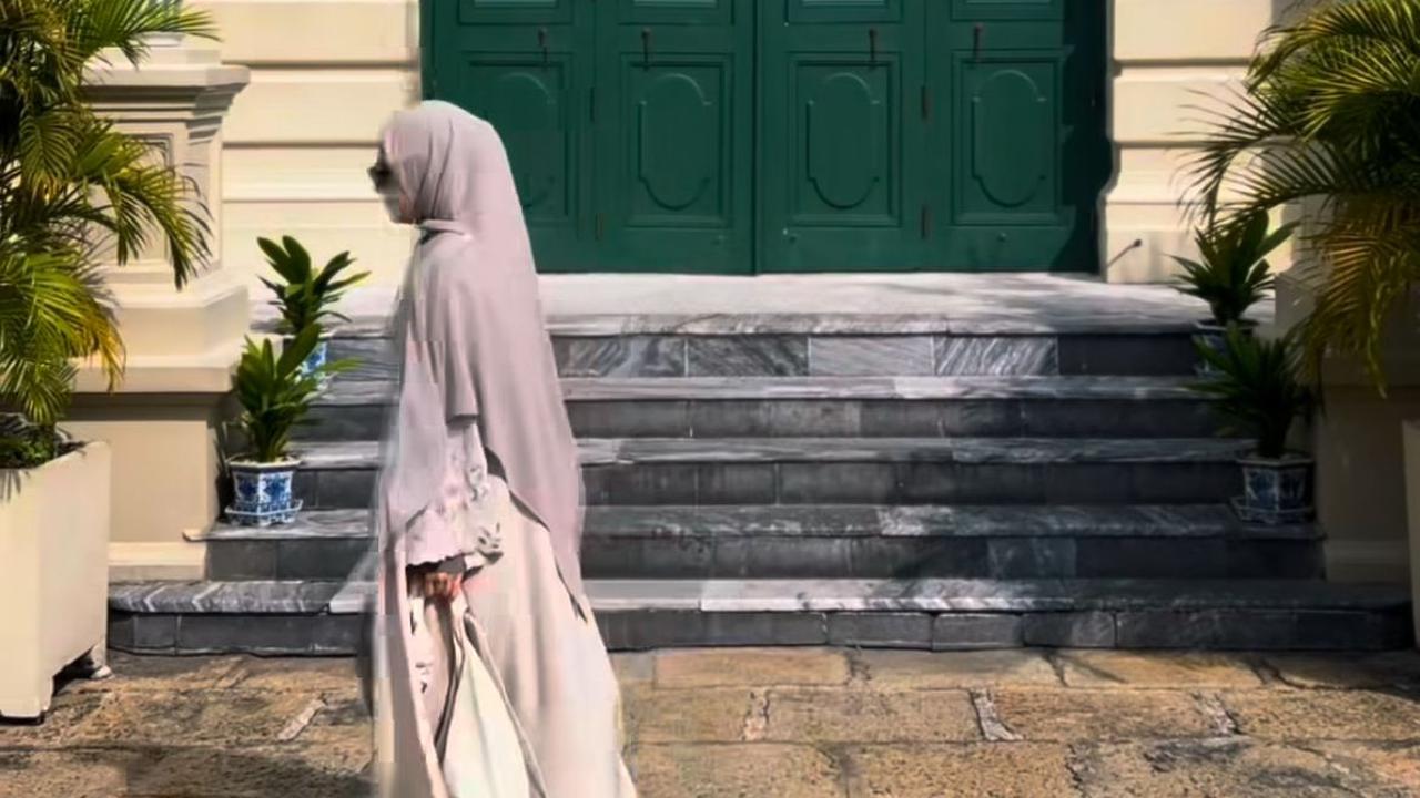 6 Inspirasi Hijab Herfiza Novianti yang Simpel dengan Gaya Syar'i