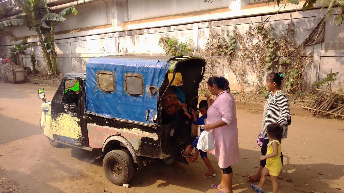 Kisah Sopir Bemo yang Terancam Punah Mata Pencaharian - News Liputan6.com