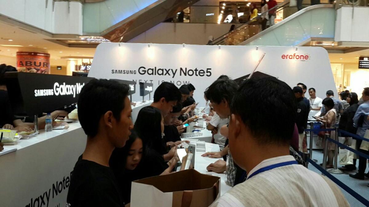 Antrean Pembeli Samsung Galaxy Note 5 Mengular di Jakarta - Tekno ...