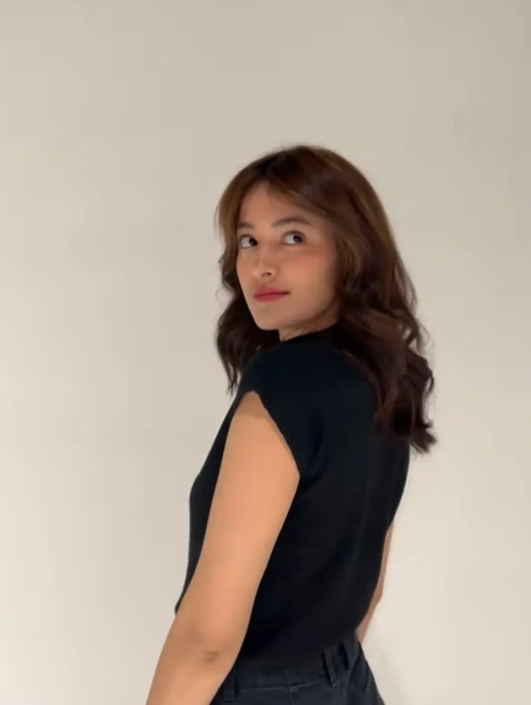 10 Ide Busana Mawar De Jongh, Tampil Manis tak Bikin Bosan - Photo ...