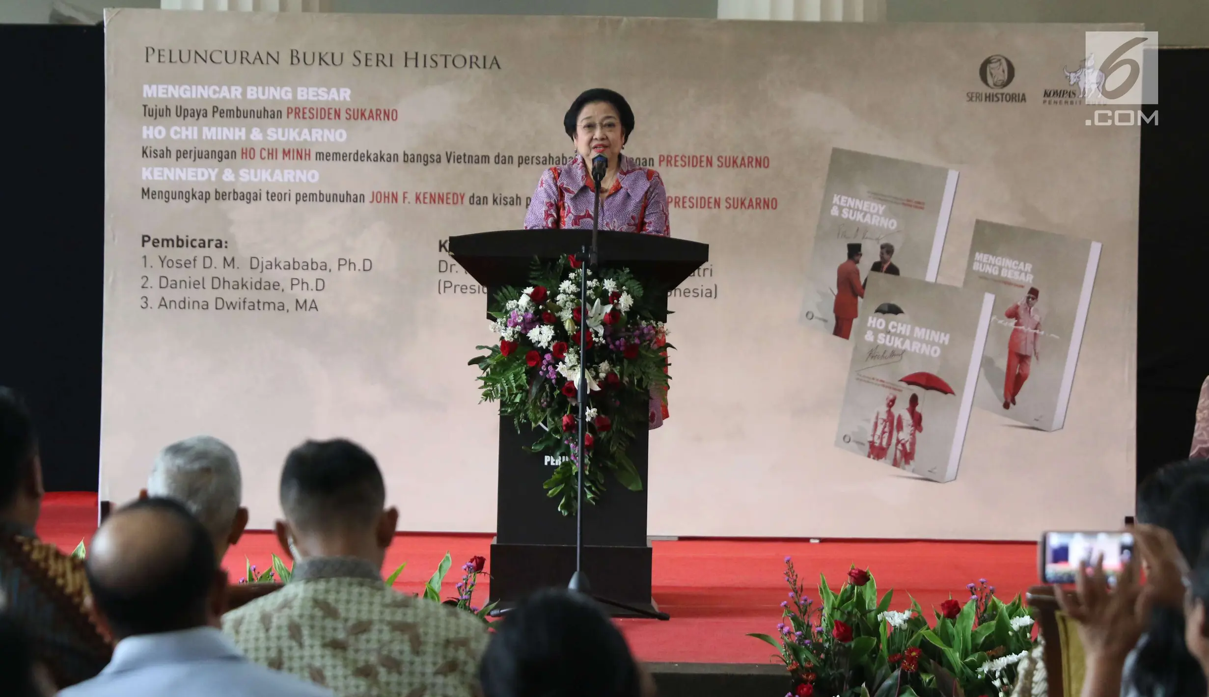 PHOTO: Megawati Hadiri Peluncuran Tiga Buku Seri Bung Karno - Foto ...