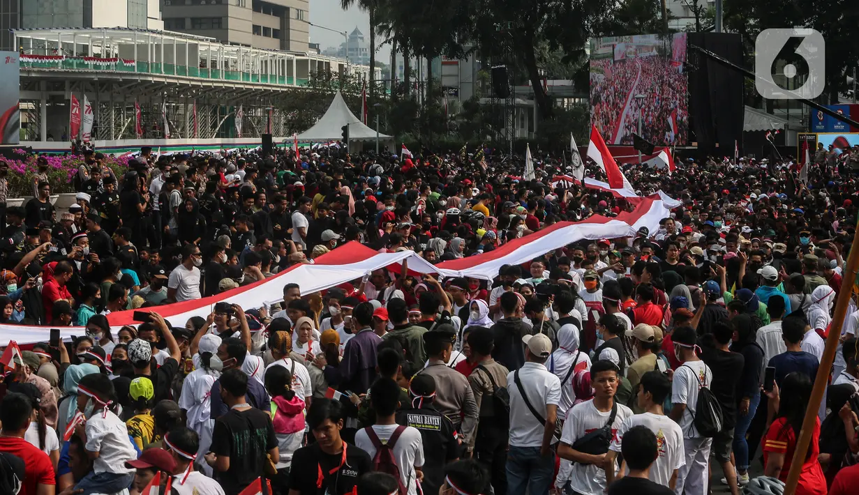 Kemeriahan Pawai dan Kirab Bendera Merah Putih Sepanjang 1.700 Meter ...