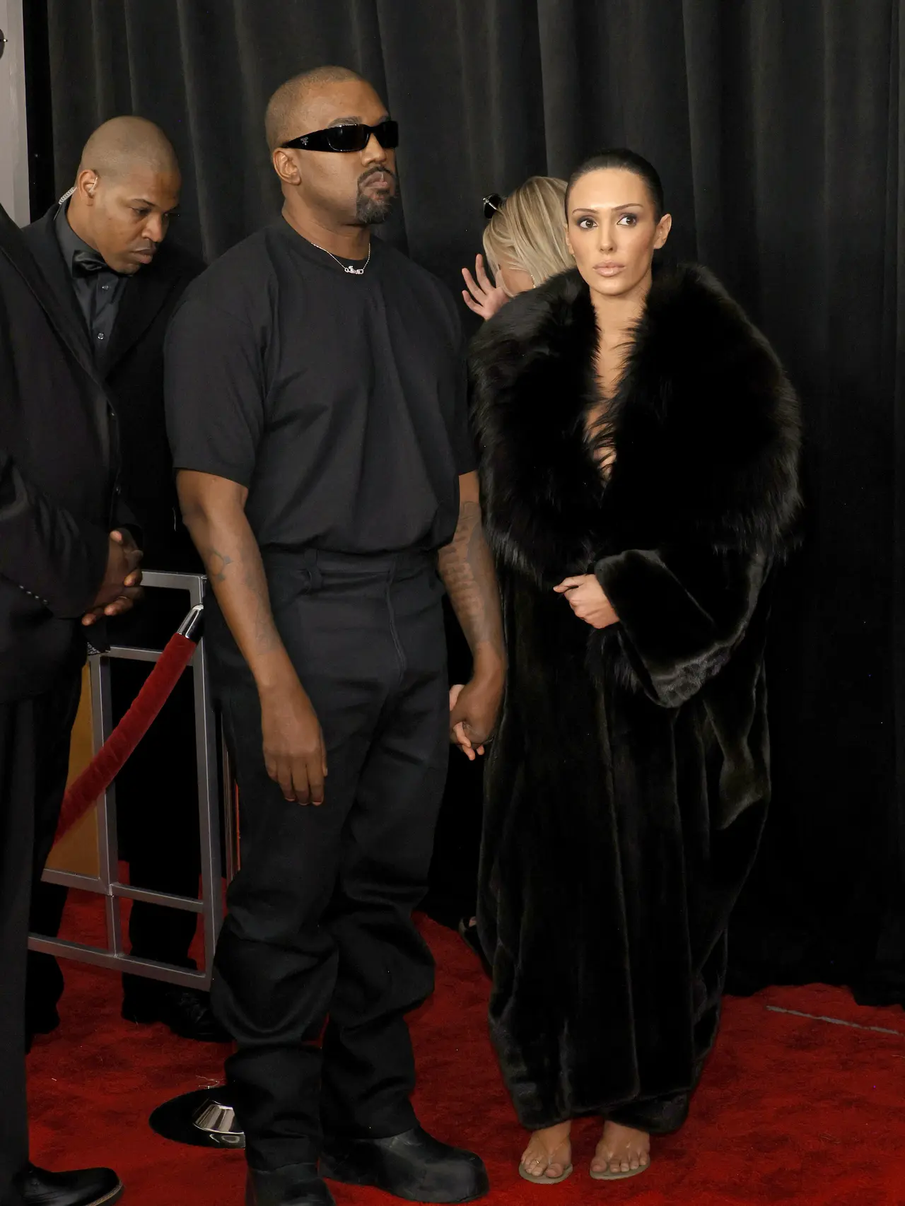 Kanye West Gandeng Bianca Censori yang Seperti Tak Berbusana di Grammy ...