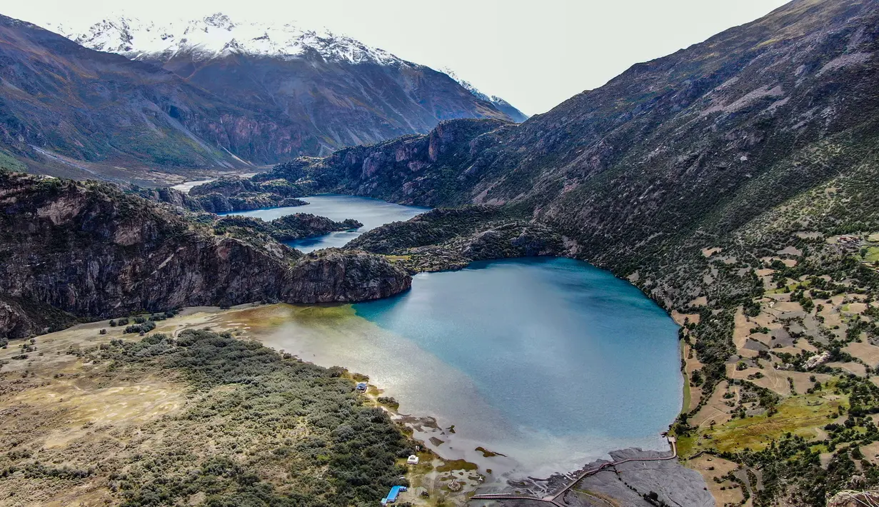 FOTO: Pesona Danau Tiga Warna di Tibet - Foto Liputan6.com