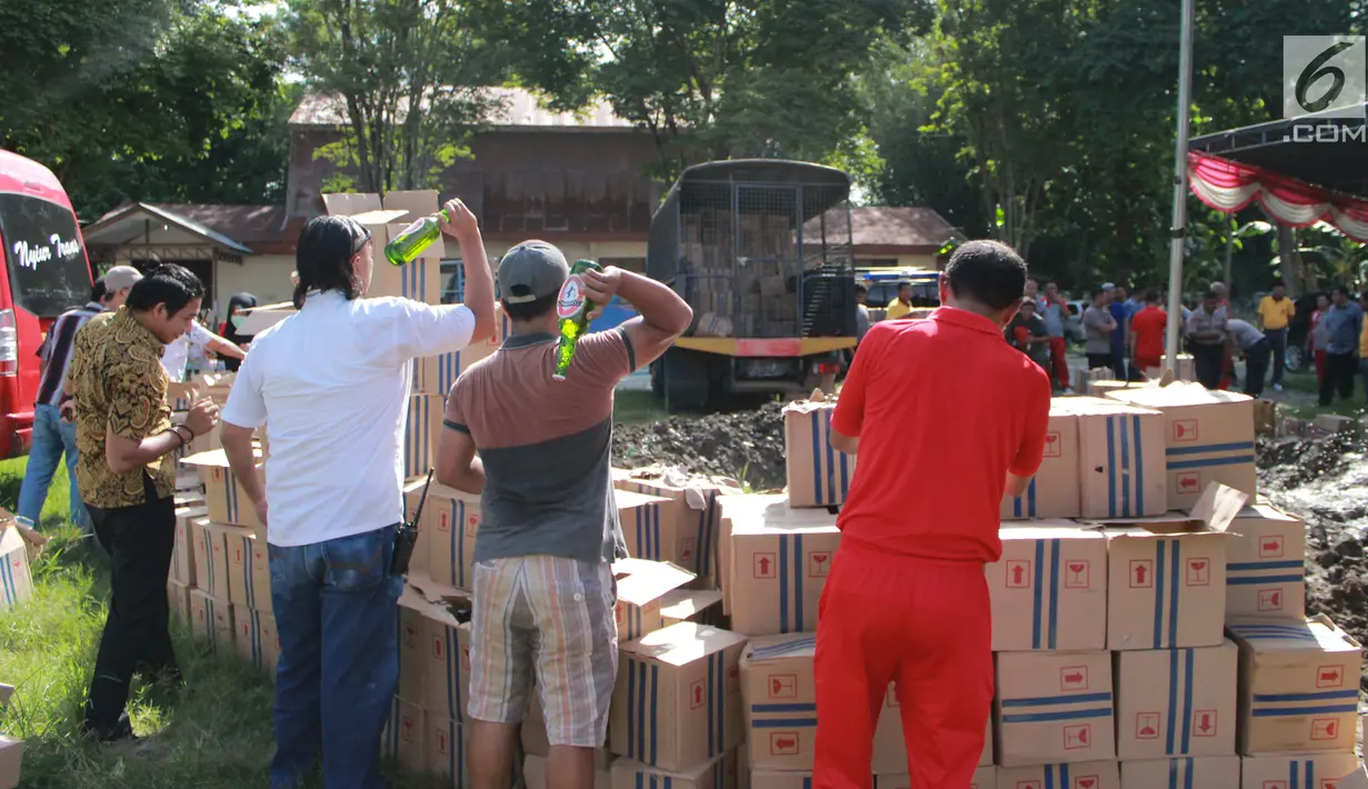 FOTO: Polres Gorontalo Musnahkan Puluhan Ribu Liter Miras - Foto ...