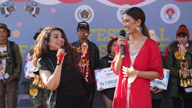 Arzeti Bilbina dan Duma Riris Meriahkan Lomba Fashion Show Piala ...