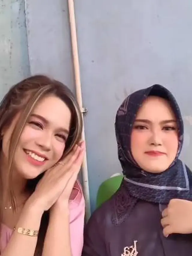 Duet Bareng Lagi, Ini Potret Sinta dan Jojo Reunian Bareng yang Kembali Viral - Hot Liputan6.com