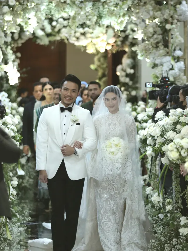 Jessica Mila Resmi Menikah dengan Yakup Hasibuan, Mengaku Deg-degan saat Pemberkatan: Terharu ...