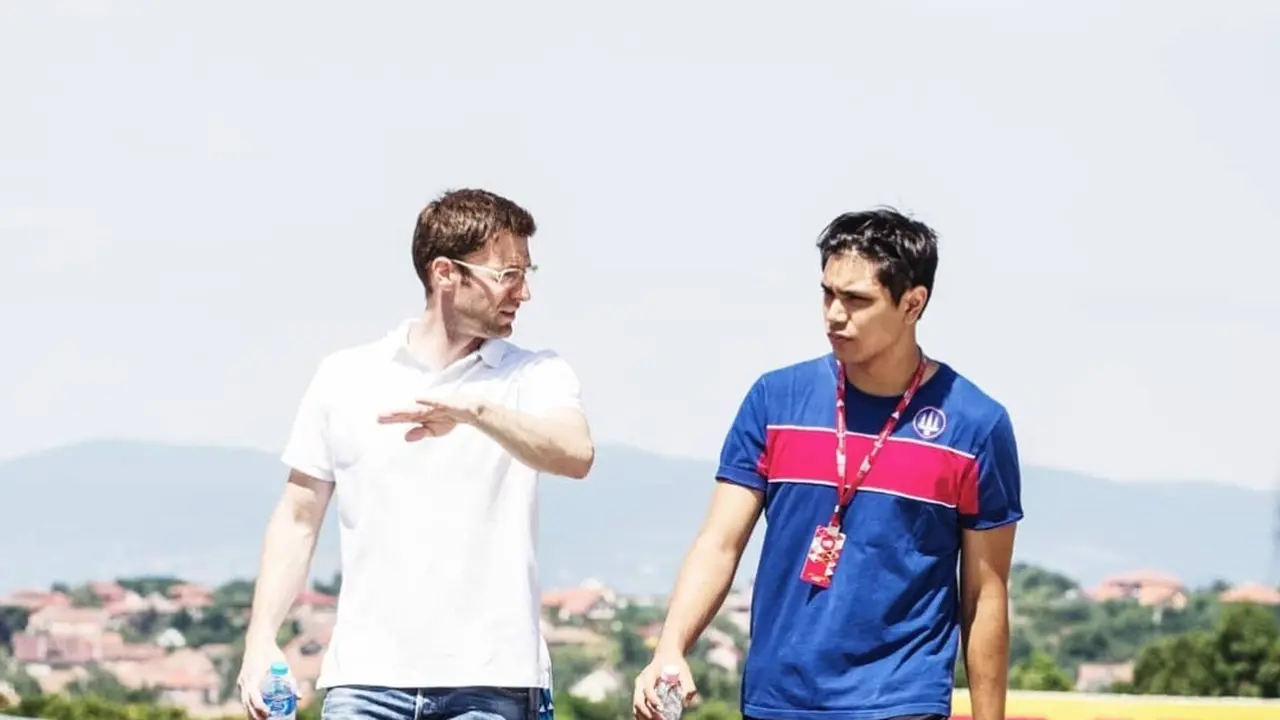 8 Potret Terbaru Philo Paz Armand Mantan Pacar Azizah Salsha, Masih ...