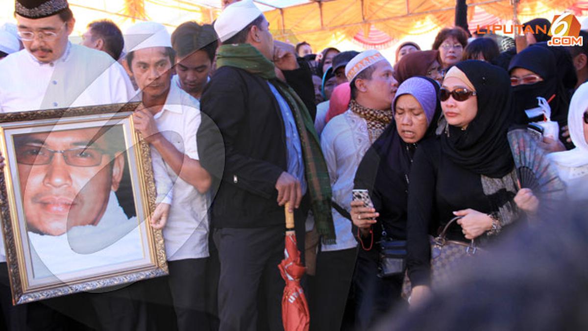 Ini Sosok yang Membuat Uje Suka Motor Gede - ShowBiz Liputan6.com