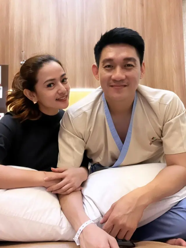 7 Potret Ifan Seventeen Operasi Tumor, Citra Monica Jadi Istri Siaga ...