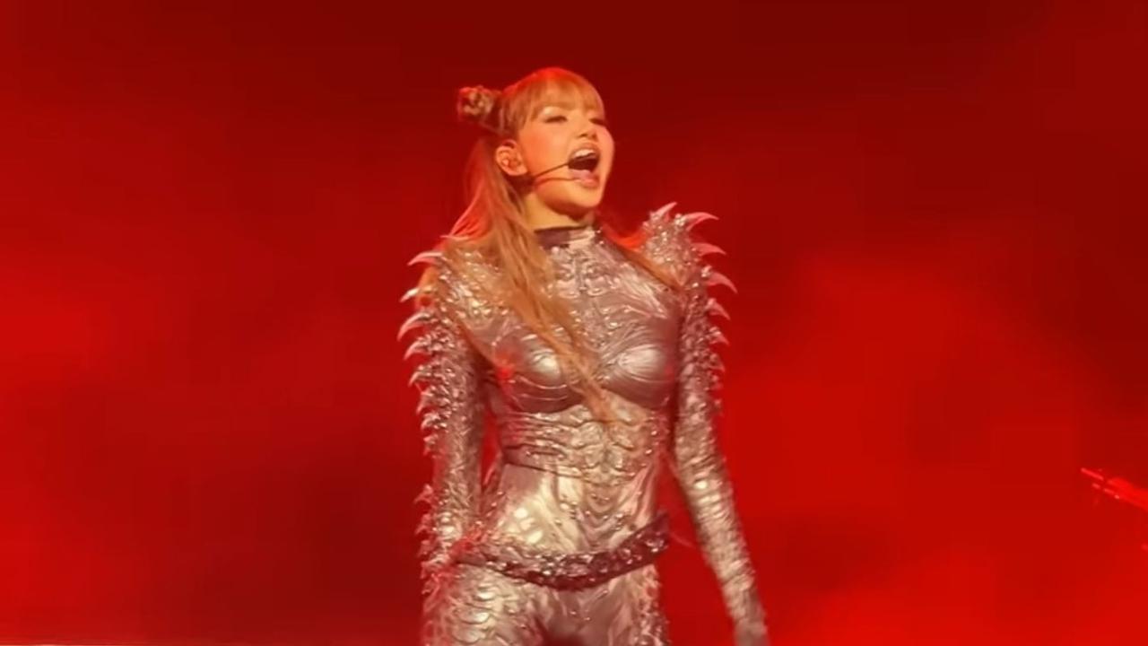 Penampilan Memukau Lisa BLACKPINK di Festival Coachella 2025, Siapa ...