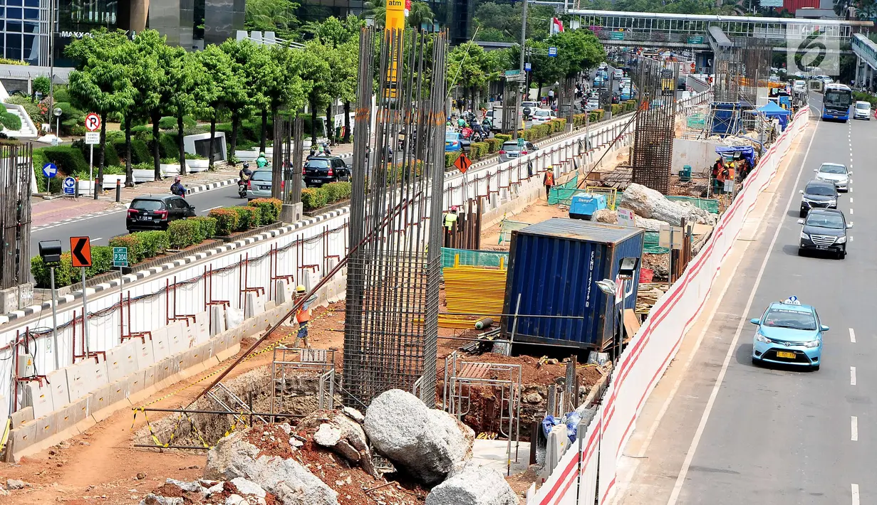 PHOTO: LRT Ruas Cawang-Dukuh Atas Memasuki Tahap Pengecoran Tiang ...