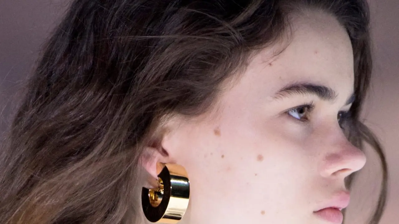 Tren Anting Besar untuk Tampil Beda - Fashion & Beauty Liputan6.com