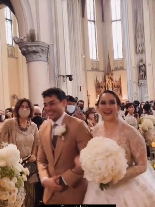 7 Momen Bahagia Pernikahan Chelsea Islan dan Rob Clinton, Digelar ...