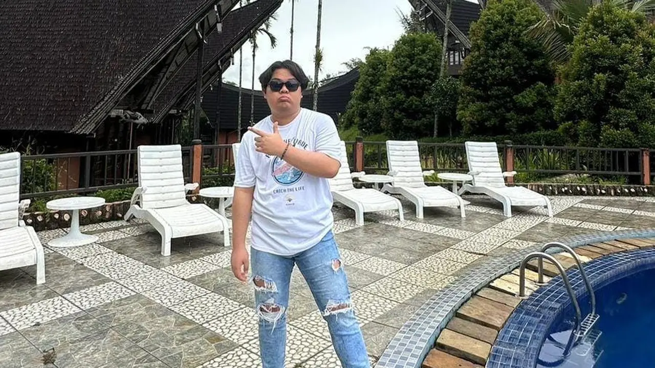 YouTuber dan Selebgram Yogyakarta Bram Dermawan Mengenalkan Varian ...