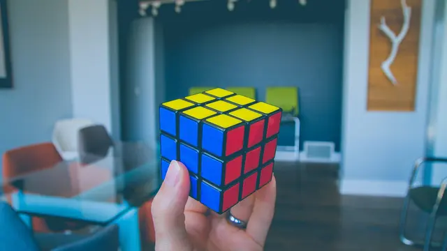 6 Cara Main Rubik Bagi Pemula dengan Mudah dan Cepat, Kuasai Rumusnya ...