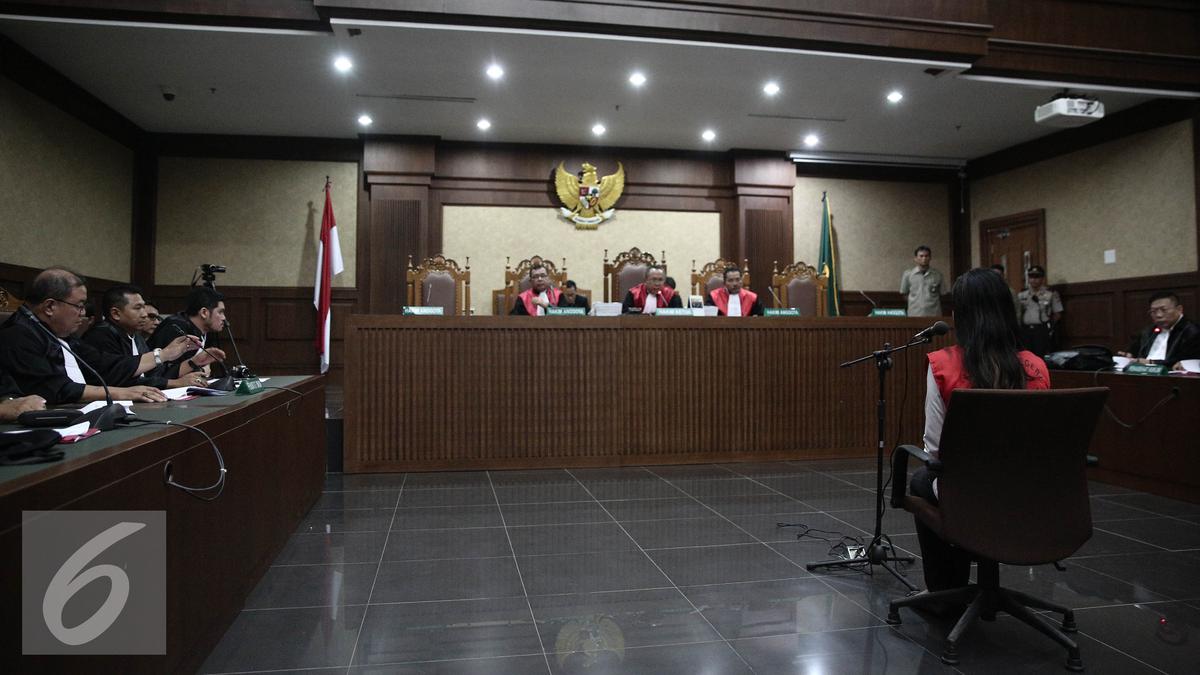 Begini Suasana Sidang Perdana Jessica Wongso - Foto Liputan6.com