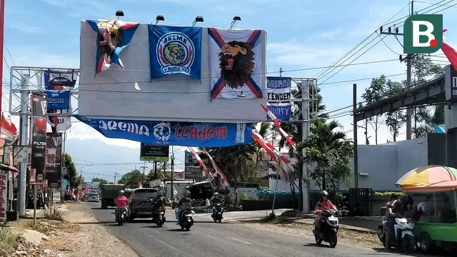 Hari Jadi Arema FC Tanpa Konvoi, Spanduk Aremania Penuhi Jalanan Malang ...