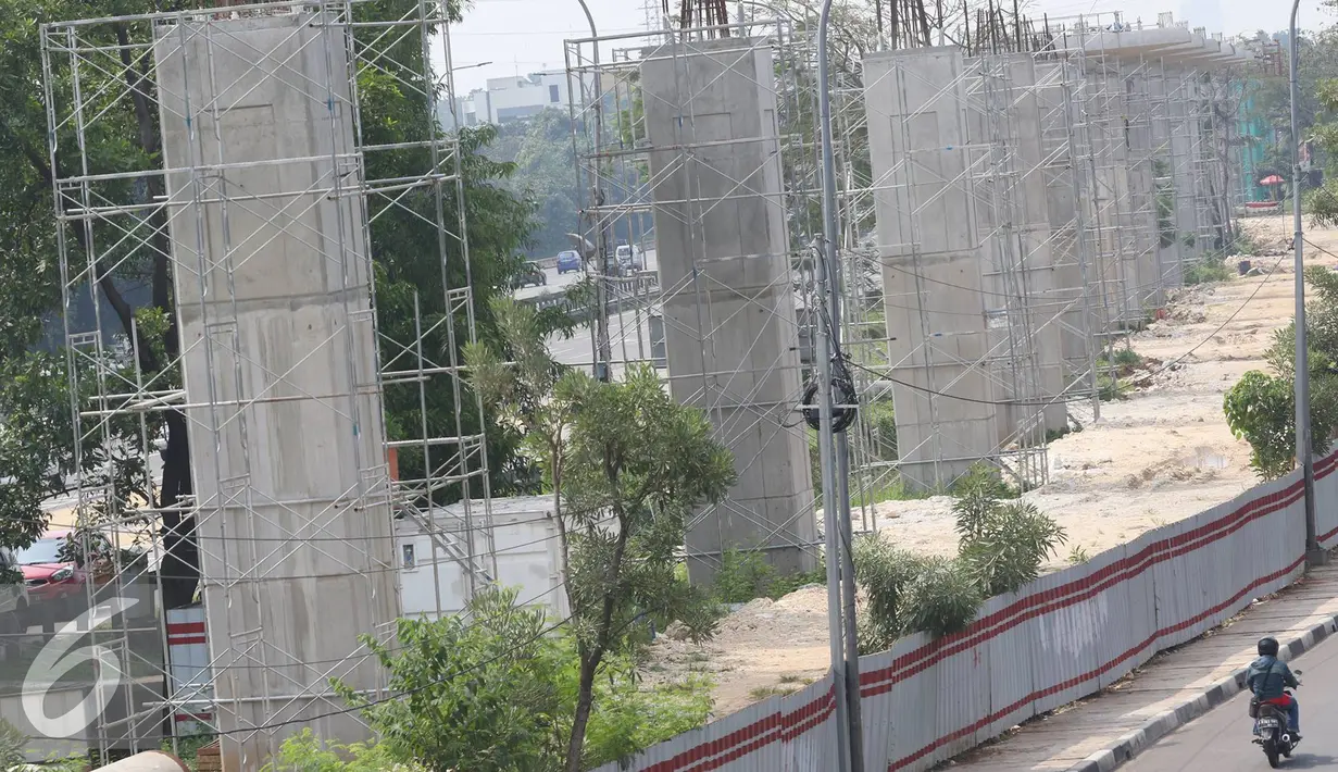 Melihat Progres Pembangunan Lintasan LRT Cibubur-Cawang - Foto Liputan6.com
