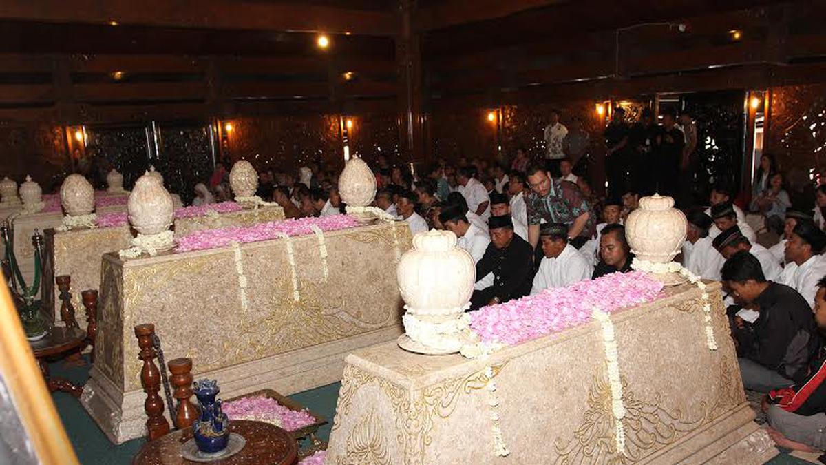 Makna Ritual Adat Jawa di Malam 1 Suro - Lifestyle Fimela.com