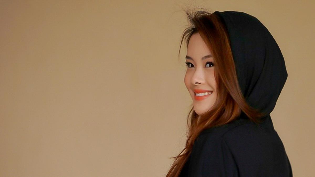 Clarice Refleksikan Diri di Akhir Tahun 2020 Lewat Lagu Tertawa ...