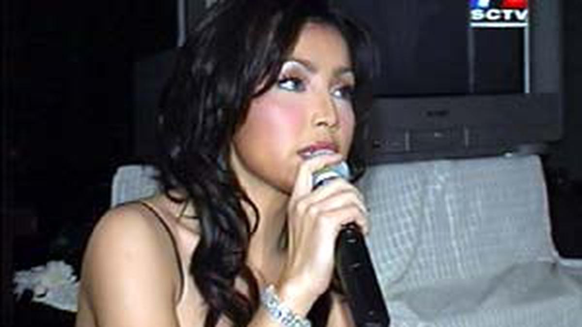 Mayang Sari Tampil Lebih Seksi