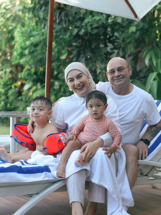 Tanpa Ammar Zoni, Ini 7 Momen Liburan Irish Bella ke Bali Bareng ...