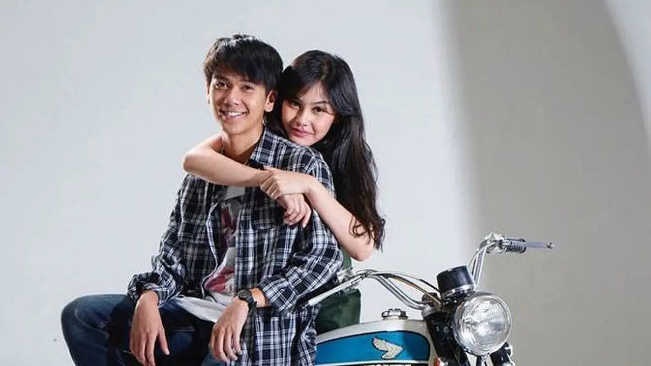 40 Kata-kata Dilan yang Bikin Baper, Buat Pasangan Meleleh - Hot ...