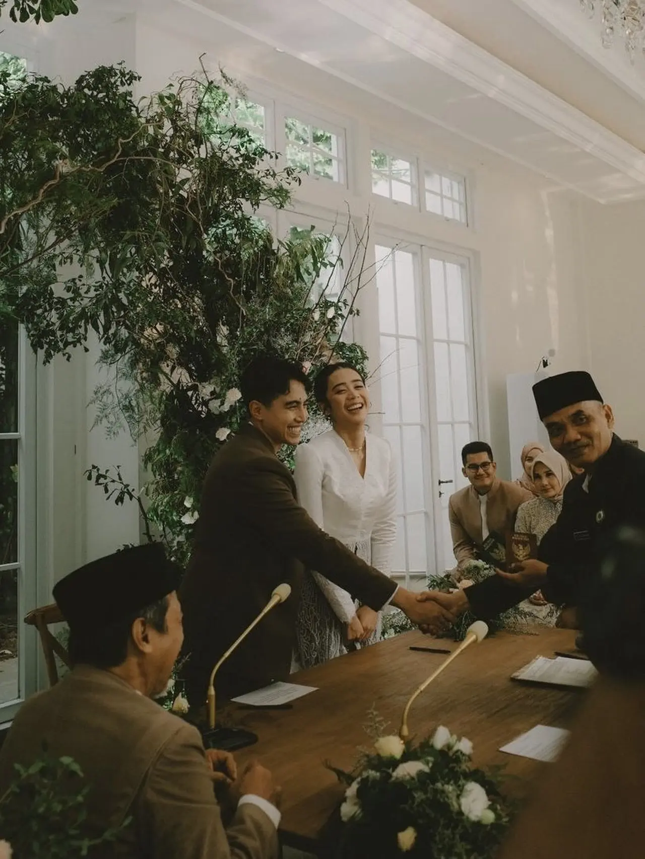 8 Potret Pernikahan Sederhana Vadi Akbar Adik Vidi Aldiano, Intip ...