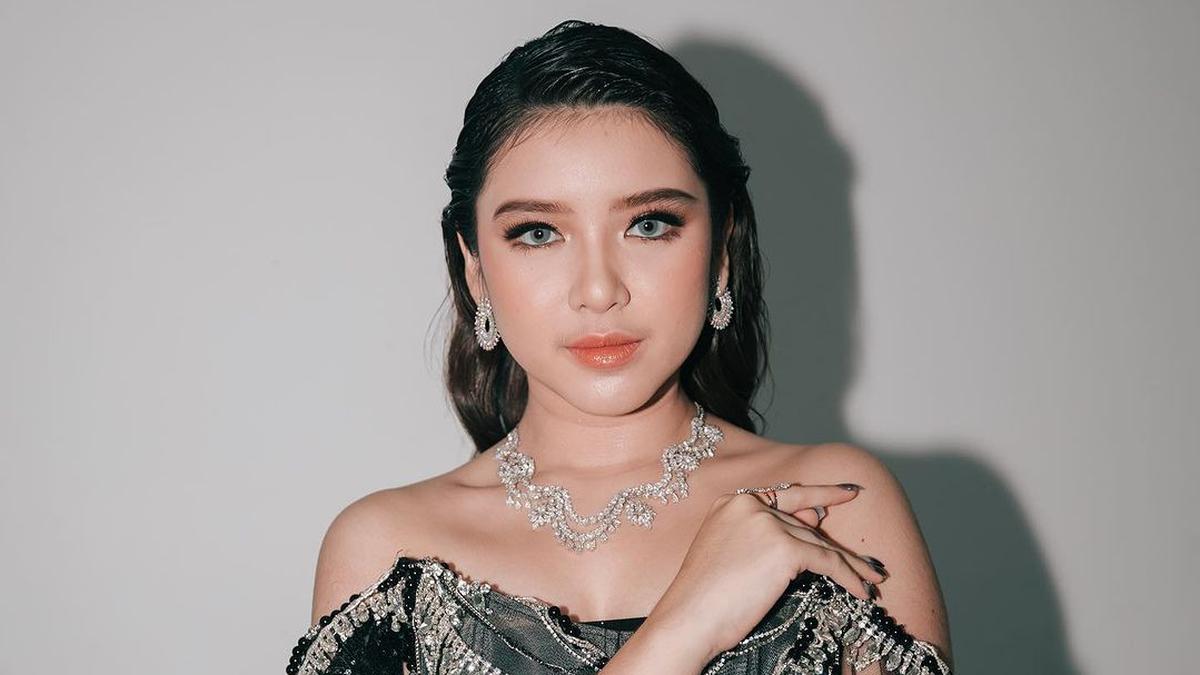 Tiara Andini Tampil Beda Dalam Single Flip It Up, Beri Penggemar ...