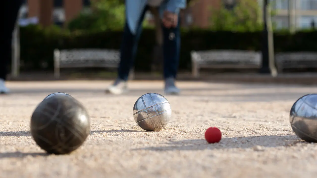 Mengenal Olahraga Petanque, Permainan Tradisional Asal Prancis - Ragam ...