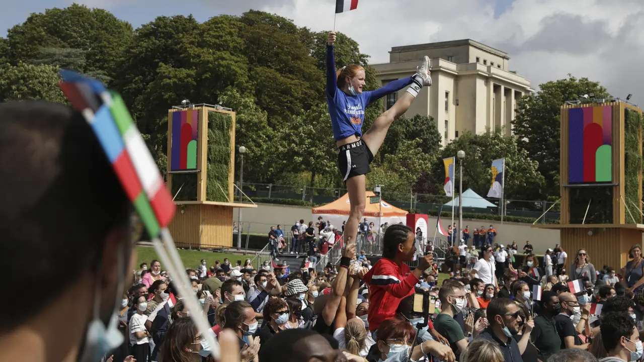 Mengenal Senam Akrobatik: Pengertian, Sejarah, dan Teknik Dasarnya ...