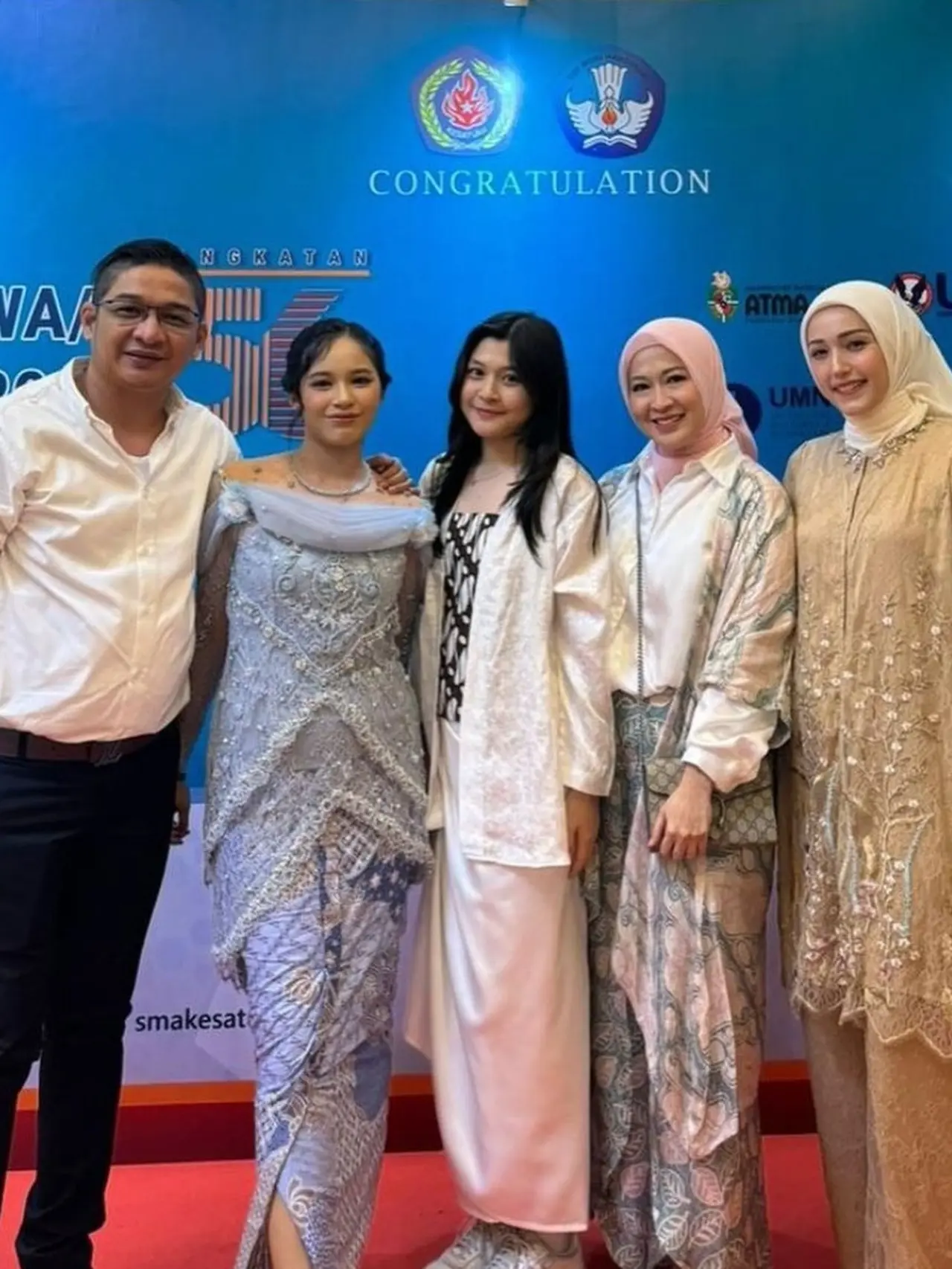 7 Potret Wisuda Shakiena Azalea Putri Pasha Ungu, Dihadiri Pacar dan ...