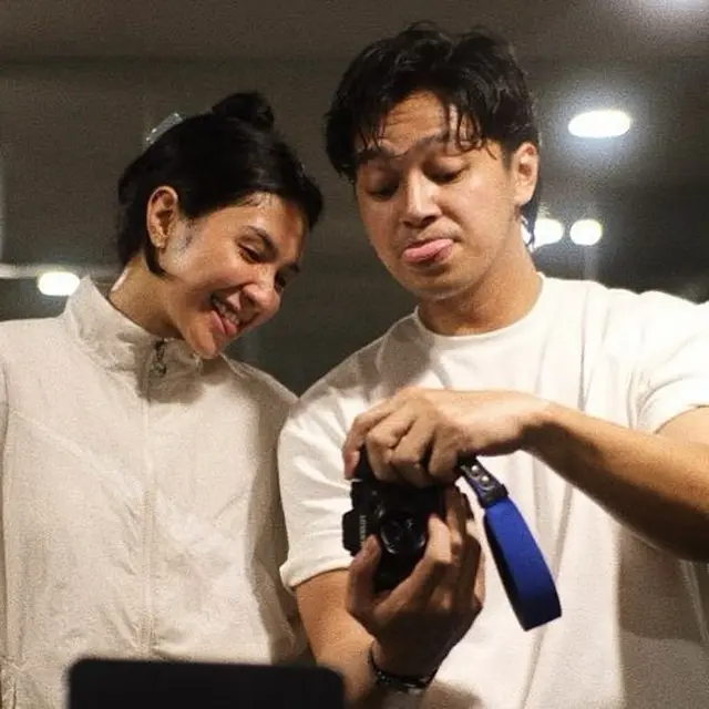 7 Potret Mesra Mikha Tambayong dan Deva Mahenra Liburan di Jogja - Hot ...