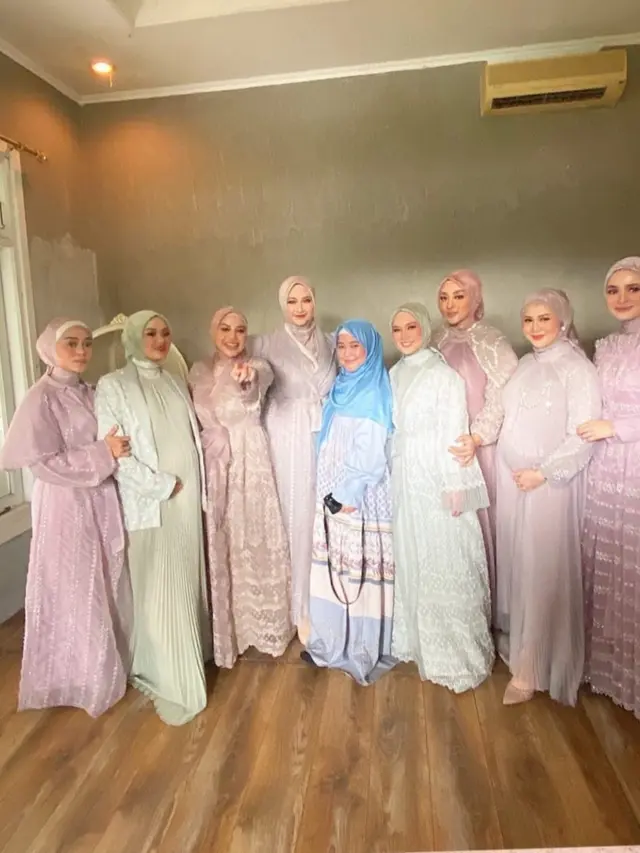 7 Pemotretan Geng Mamayu Kompak Berhijab, Ada Duo Bumil Curi Perhatian ...