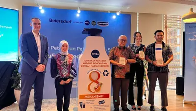 Vending Machine Plasticpay, Cara Baru Tukar Sampah Botol Plastik dengan ...
