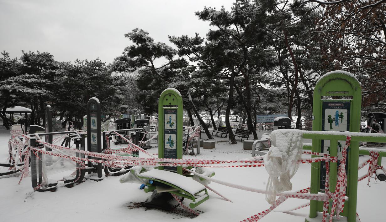 FOTO: Hujan Salju Lebat Landa Korea Selatan - Foto Liputan6.com