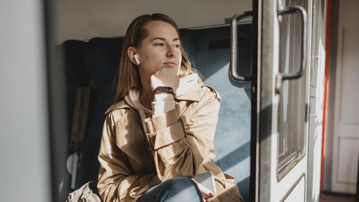 5 Kegiatan Seru dan Bermanfaat Cegah Rasa Bosan saat Naik Kereta