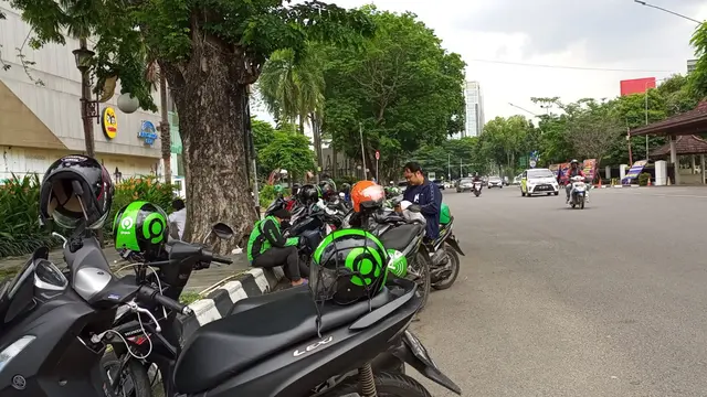 Gojek Luncurkan GoCar Luxe, Tawarkan Ruang Kabin Lebih Lega - Tekno ...