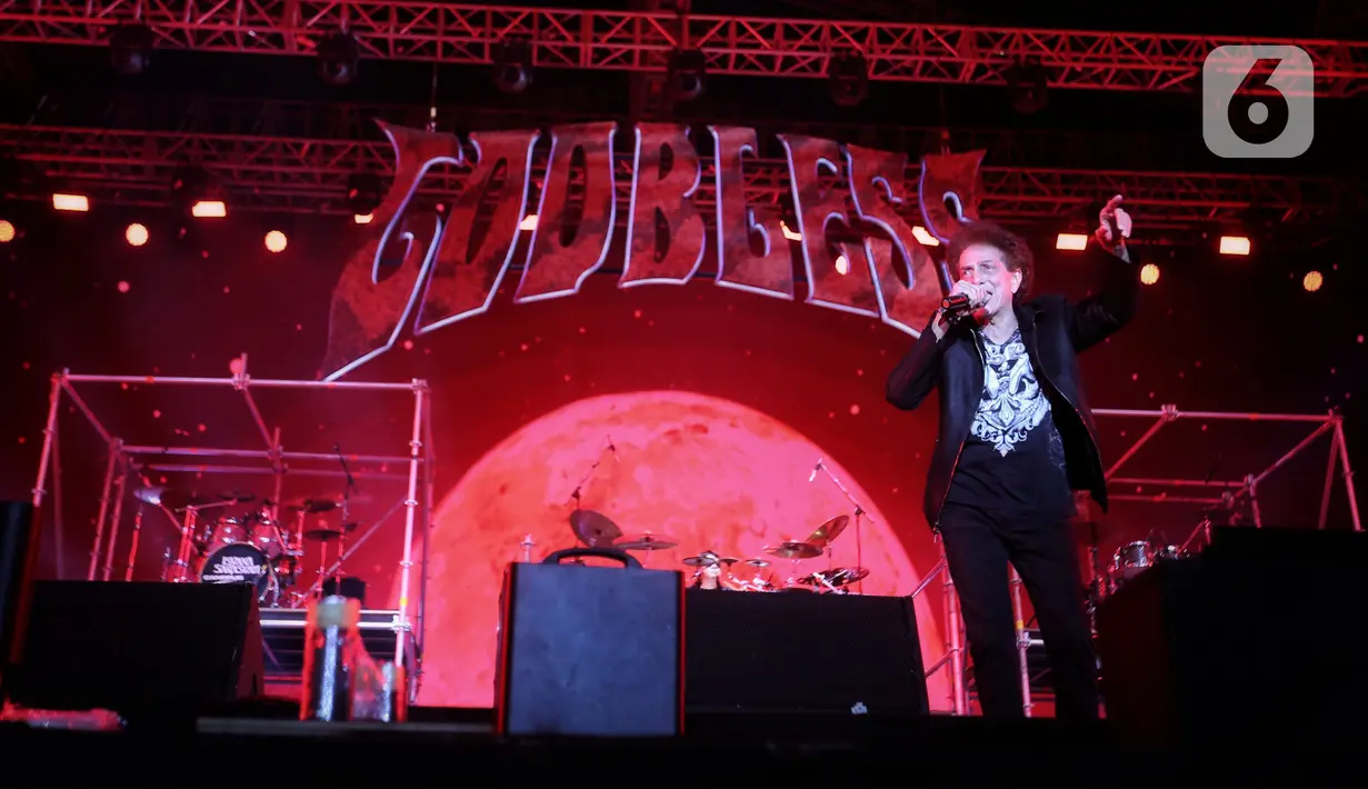 God Bless Rayakan 50 Tahun Berkarya di Synchronize Fest 2023 - Foto ...