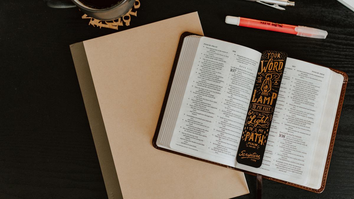 Contoh Teks Ulasan Buku beserta Strukturnya, Singkat dan Mudah Dipahami