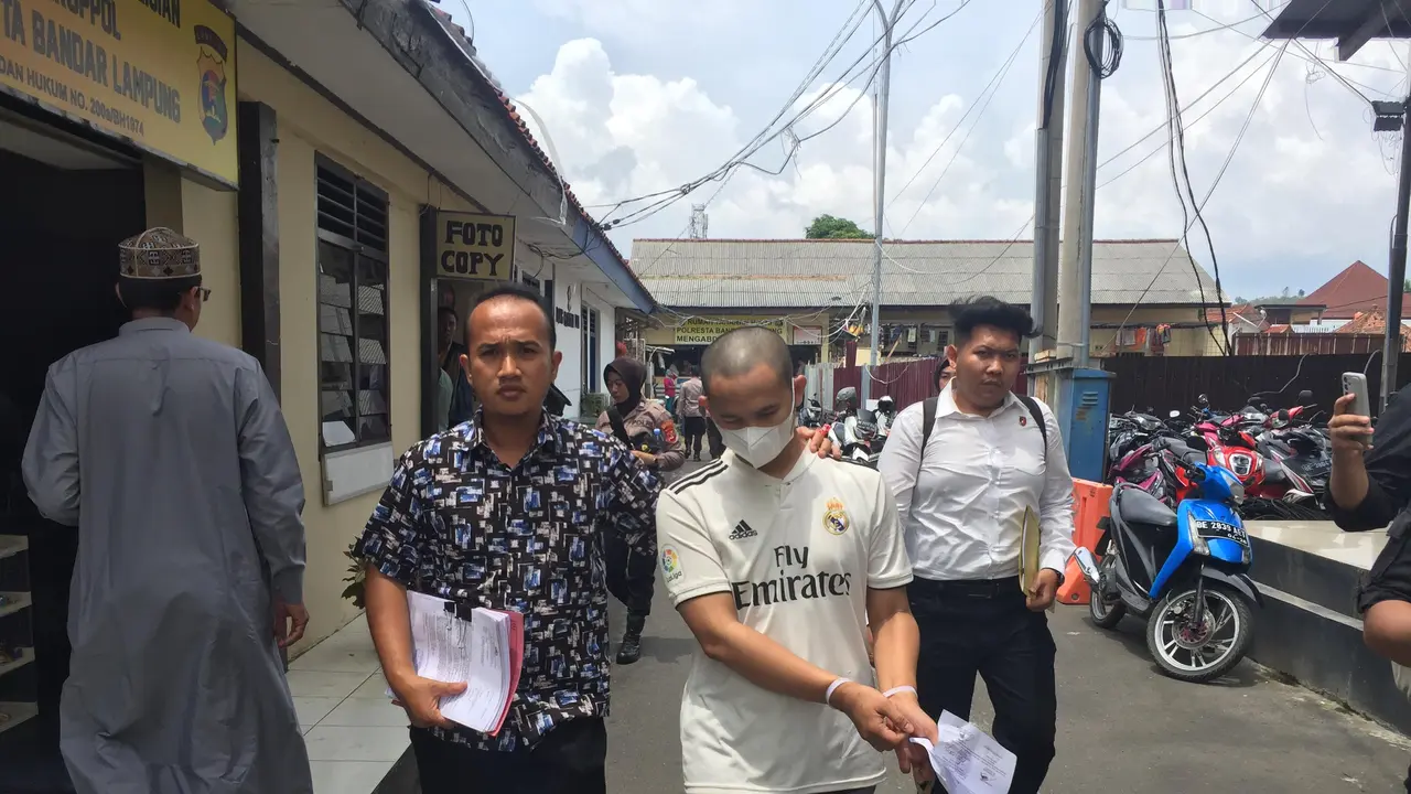 Berkas Perkara Guru SD Cabul di Bandar Lampung Telah P21, Terancam 15 Tahun Penjara - Regional ...