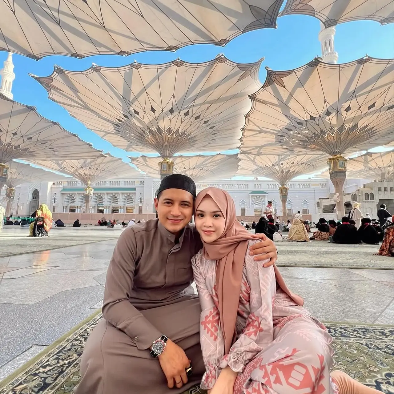 6 Pasangan Artis Ini Pacaran Lama tapi Tidak Tersorot Publik, Awet Sampai Menikah - Hot Liputan6.com